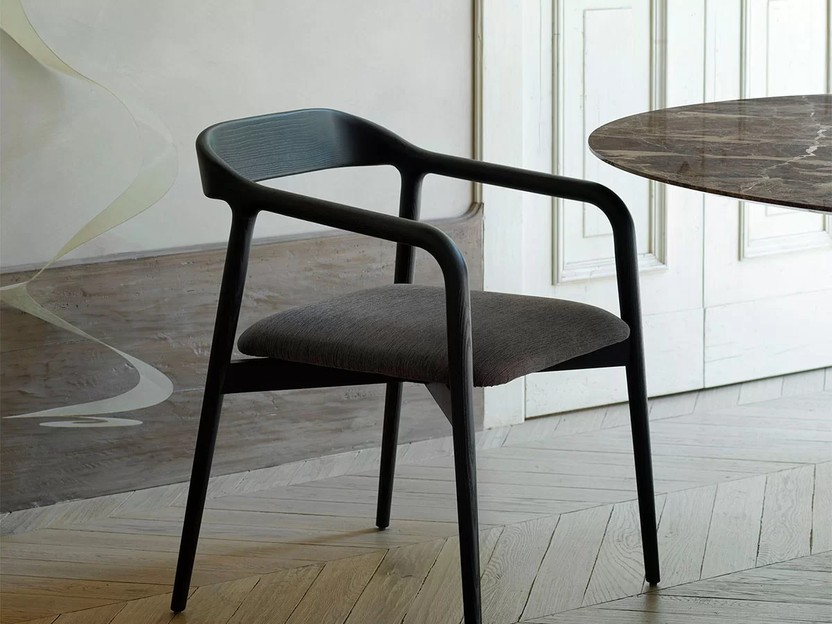 Velasca chair by Horm: the style and elegance of wood