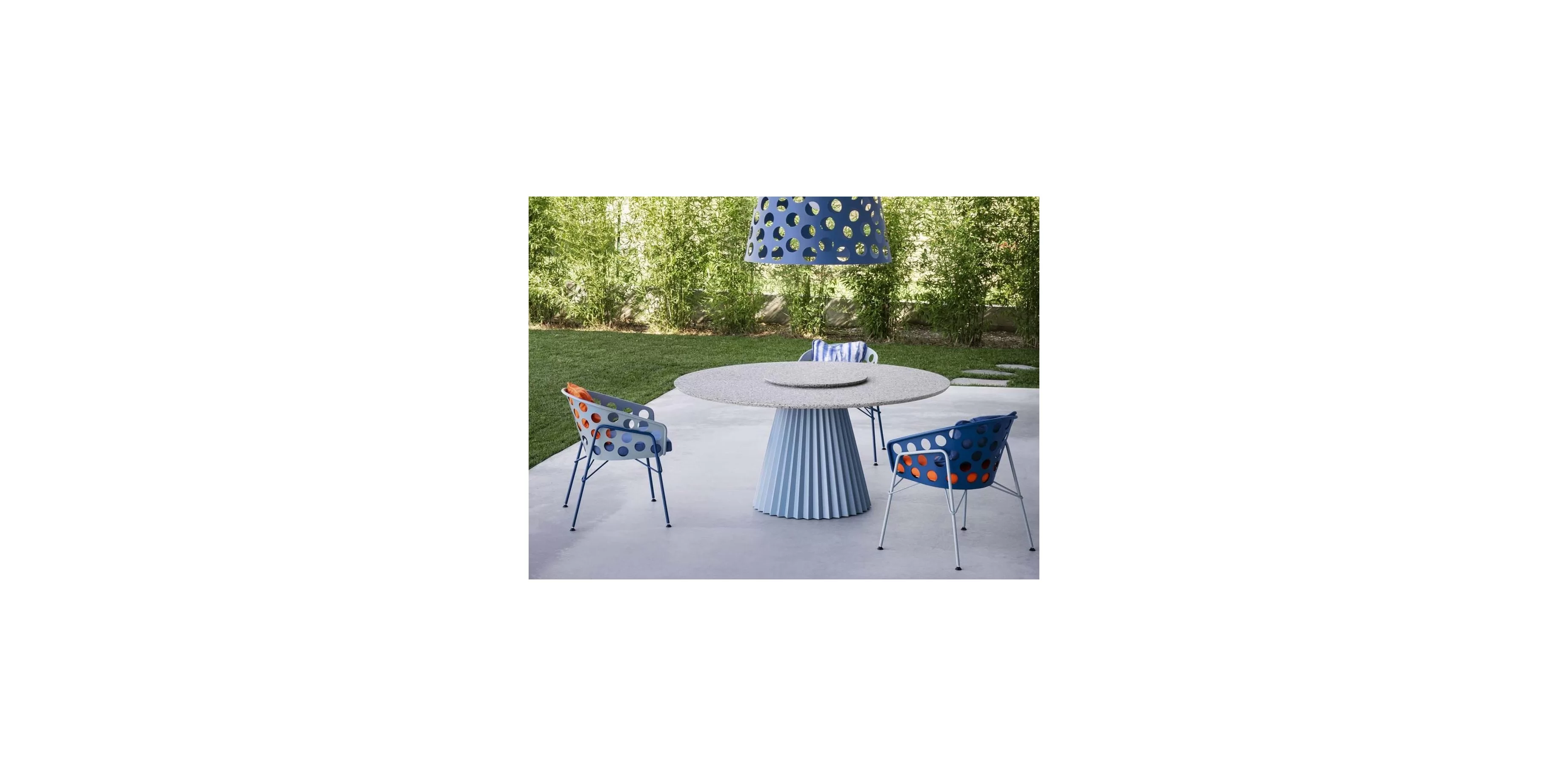 Petit fauteuil Bolle de Midj: mobilier d'extérieur par Paola Navone