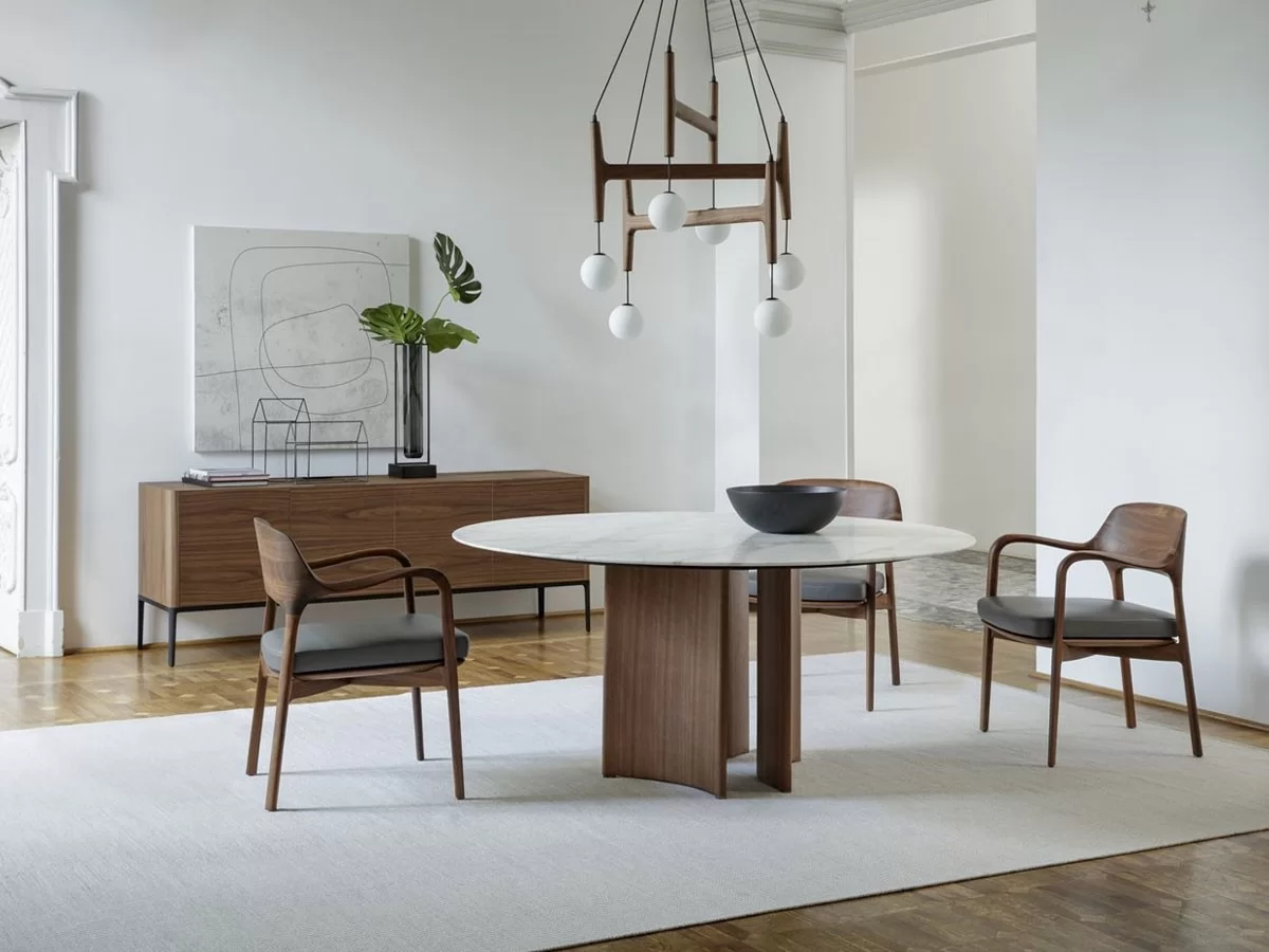 Furnish your dining room with the Alan table by Porada
