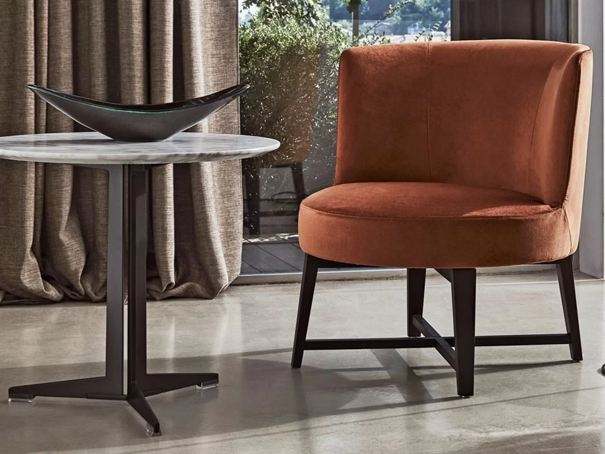 Furnish your dining room with the Hera chair by Flexform