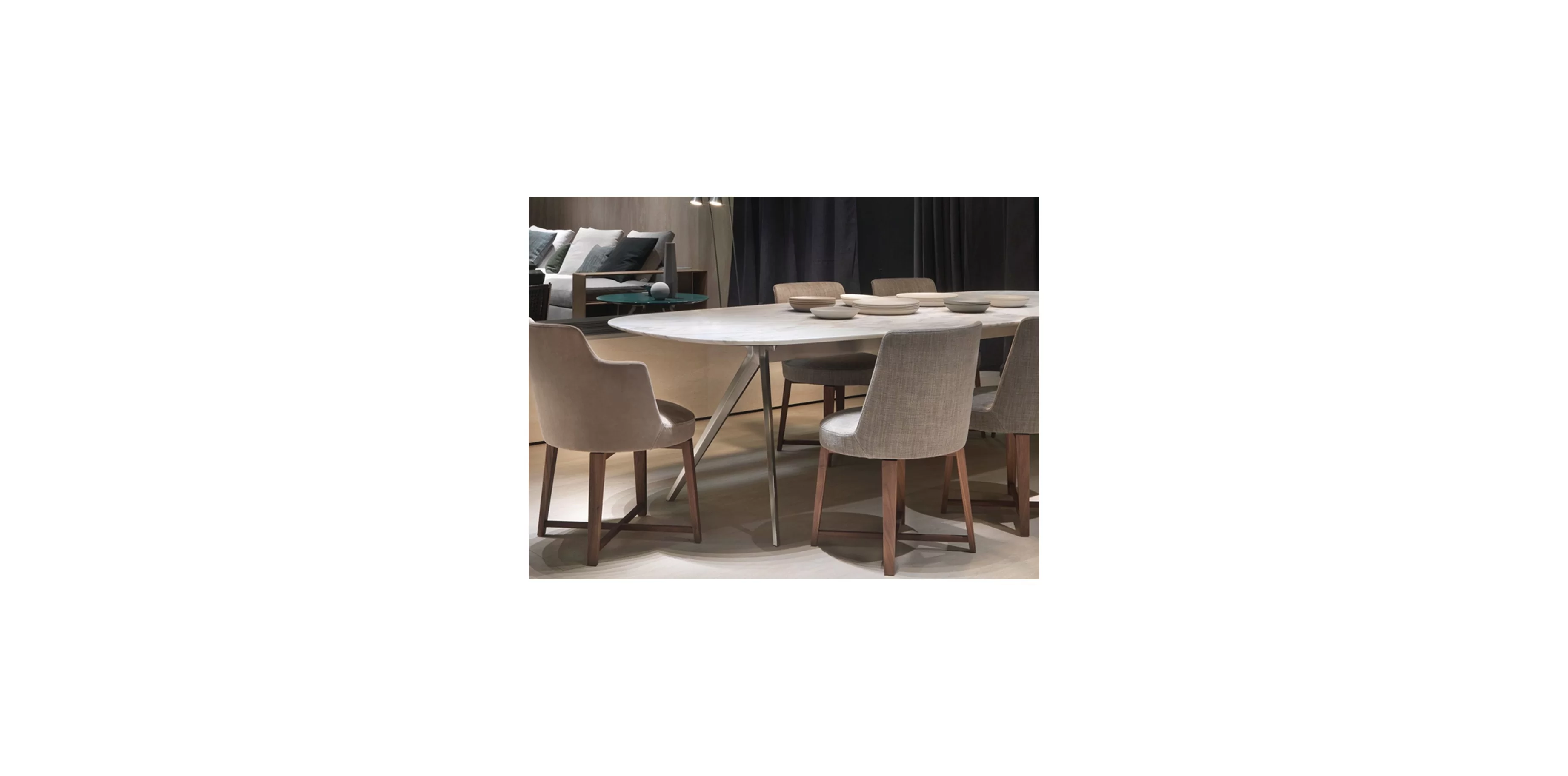 Furnish your dining room with the Hera chair by Flexform