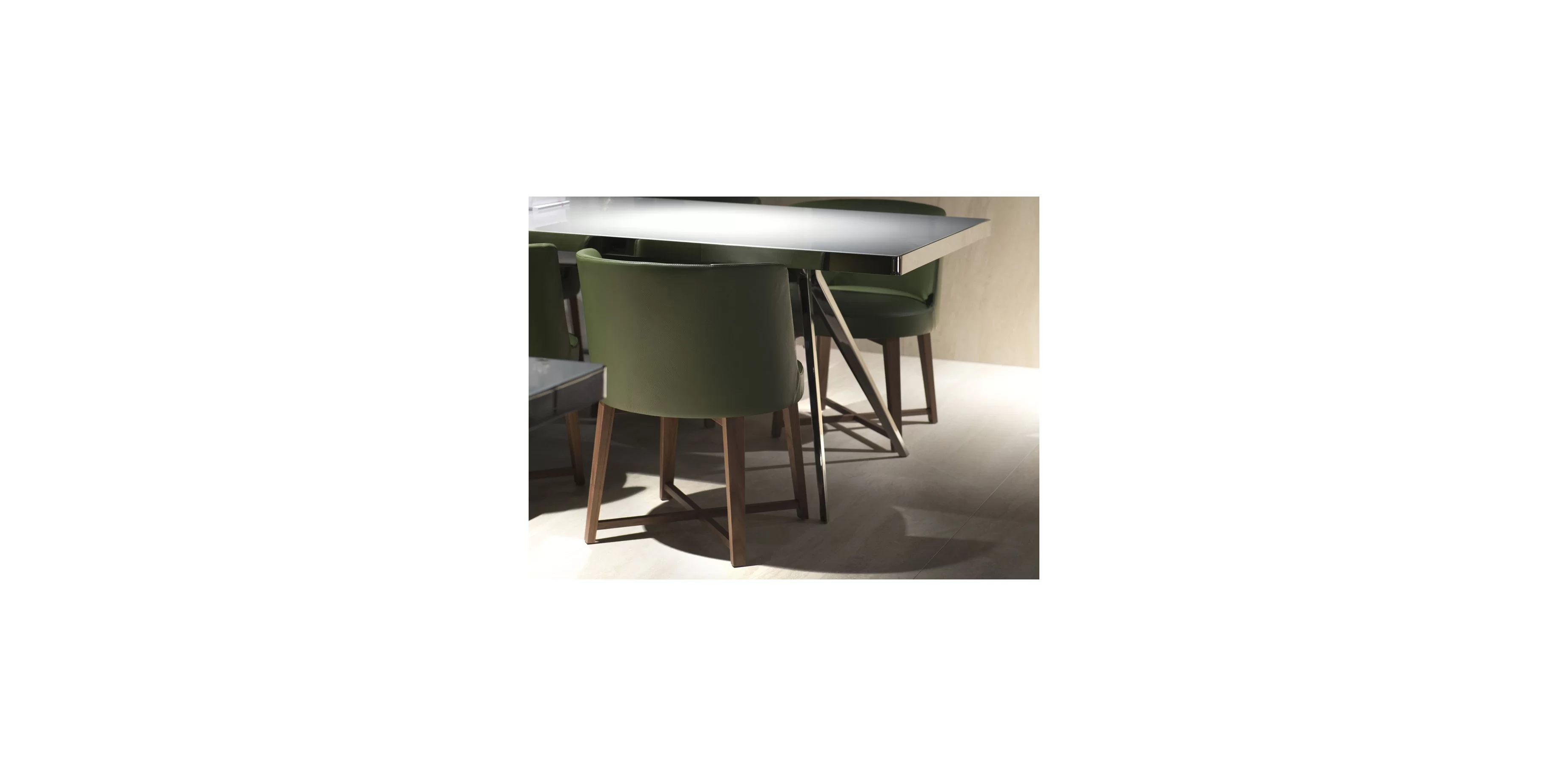 Furnish your dining room with the Hera chair by Flexform