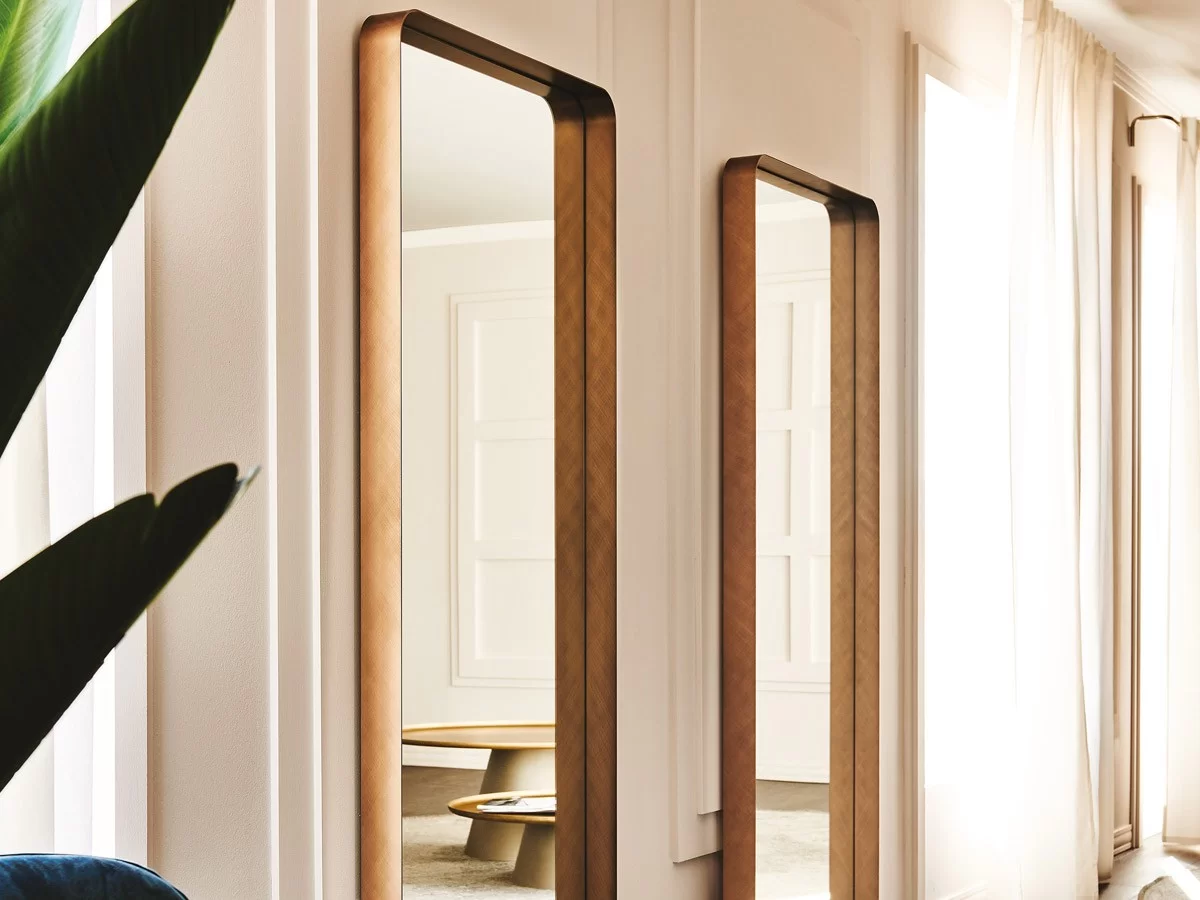 Amuebla la entrada de tu casa con el espejo Wish de Cattelan Italia