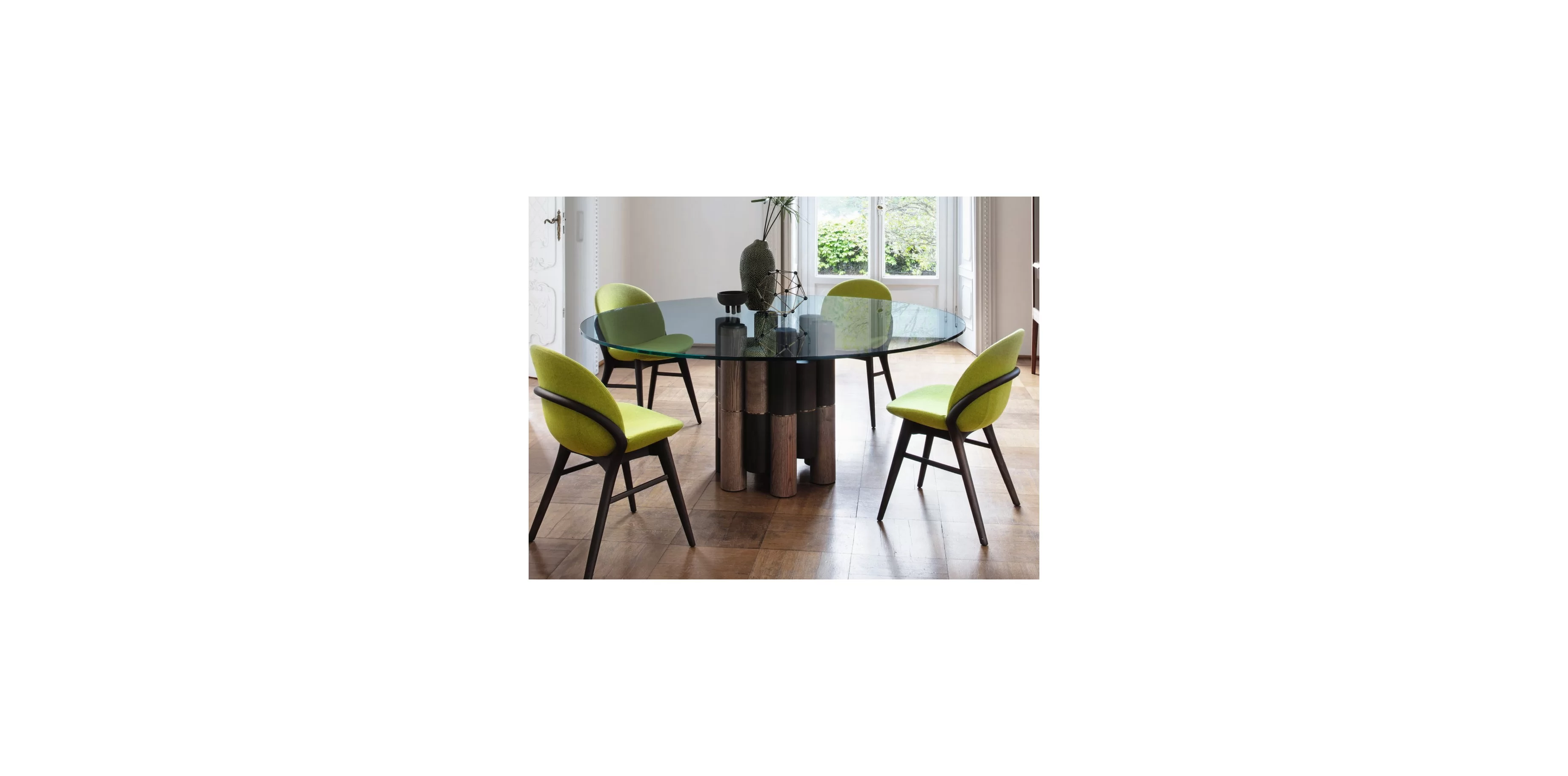 Buy the Lip chair by Porada on Mobilificio Marchese