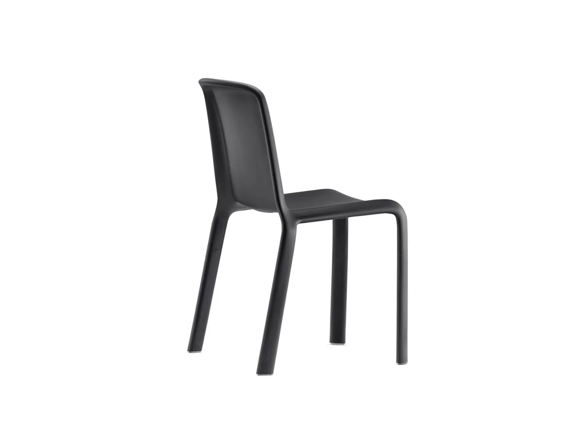 Snow chair by Pedrali made in Italy, designed by Odo Fioravanti
