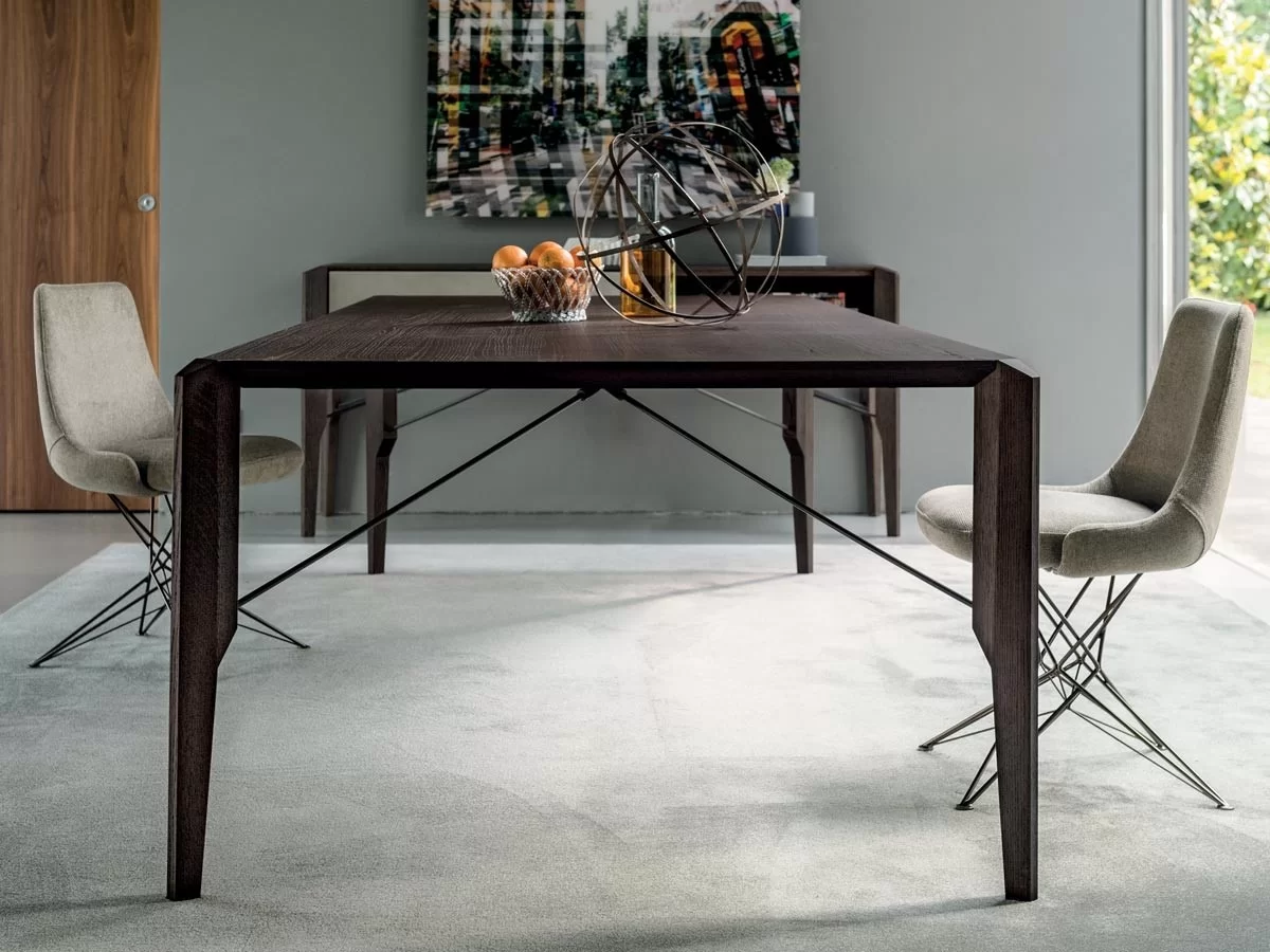 Glorious table by Arketipo