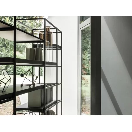 Plain bookcase by Lema: unleash your creativity