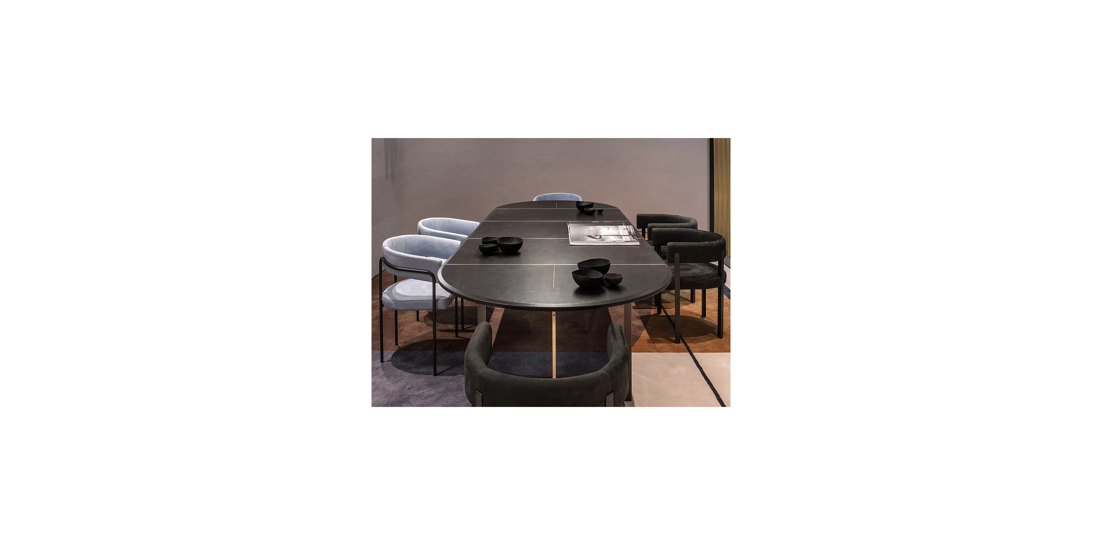 Placè Table by Baxter